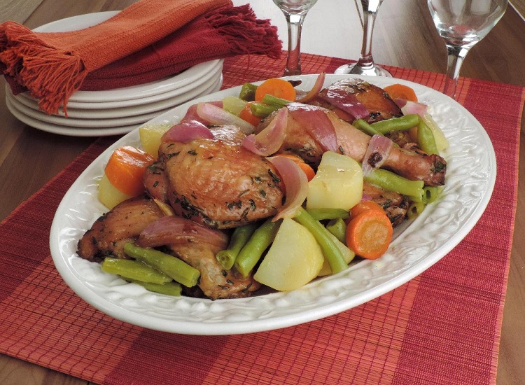 Frango Assado com Legumes - Blog Guia das Mulheres
